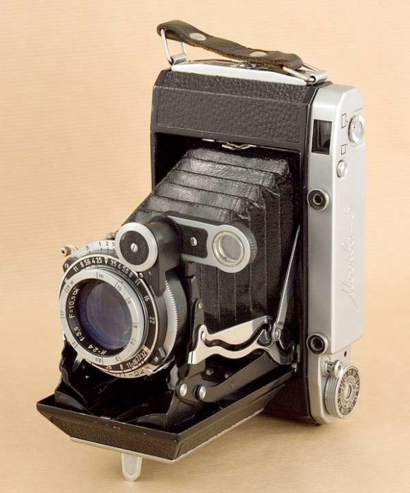 Moskva 5, cámara de fuelle de medio formato al estilo de la Super Ikonta.